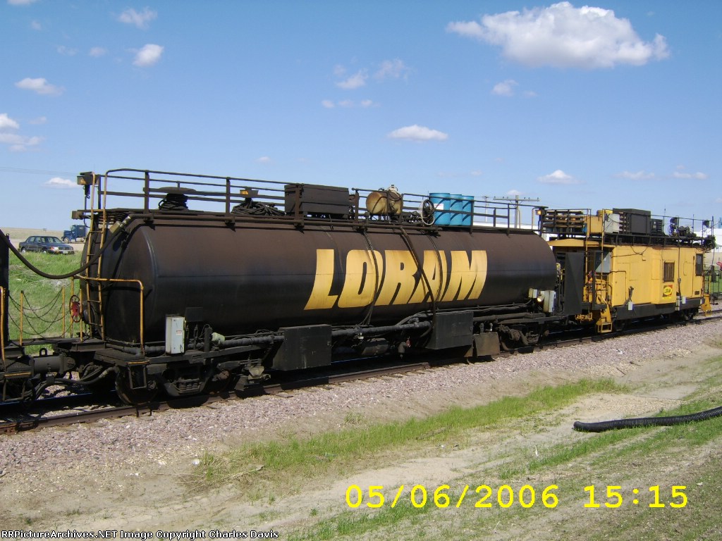 Tank car on Loram RG319